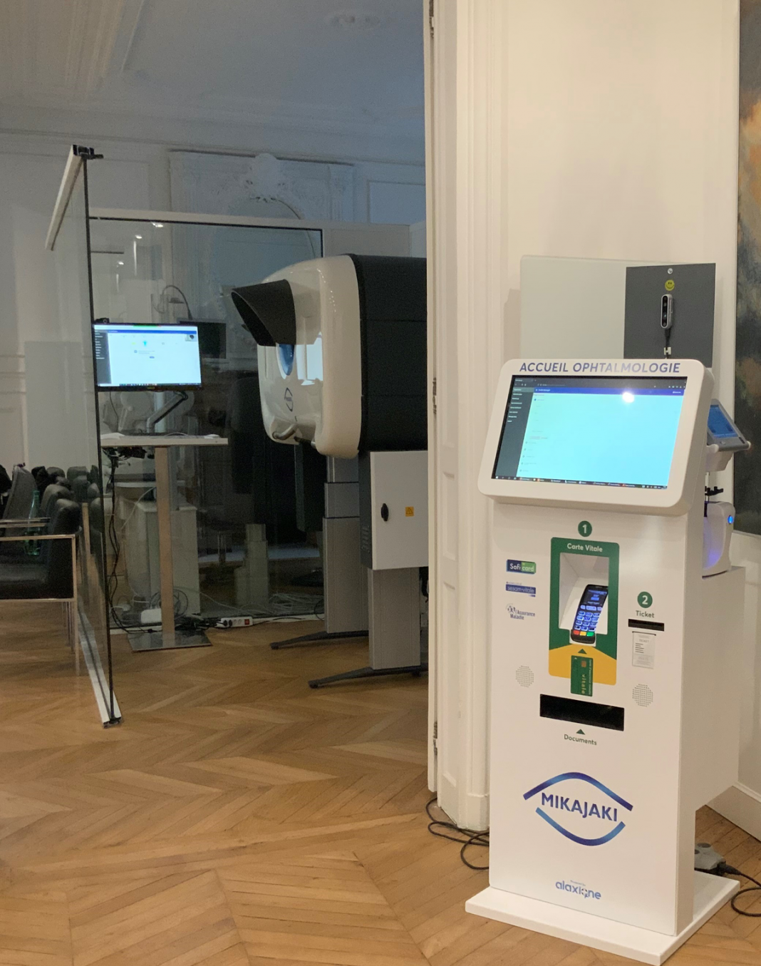 IA et Robotique : EyeLib™, station ophtalmique conçue par MIKAJAKI ...