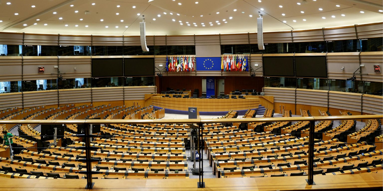 Le Parlement européen adopte l'AI ACT